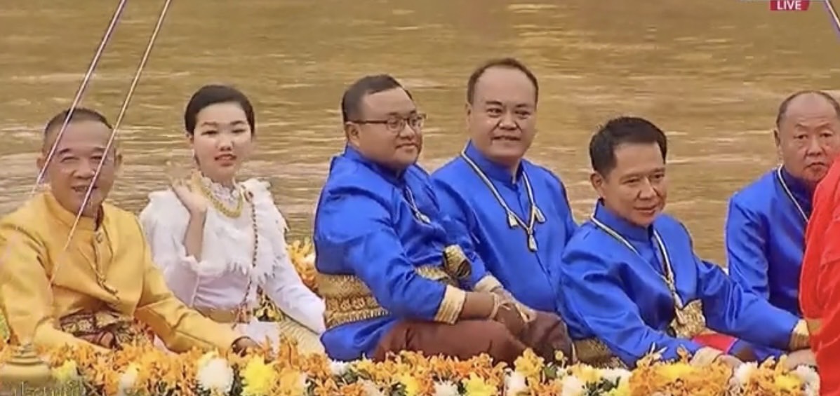 สุดยิ่งใหญ่พิธี ‘อุ้มพระดำน้ำประเพณีหนึ่งเดียวในโลก